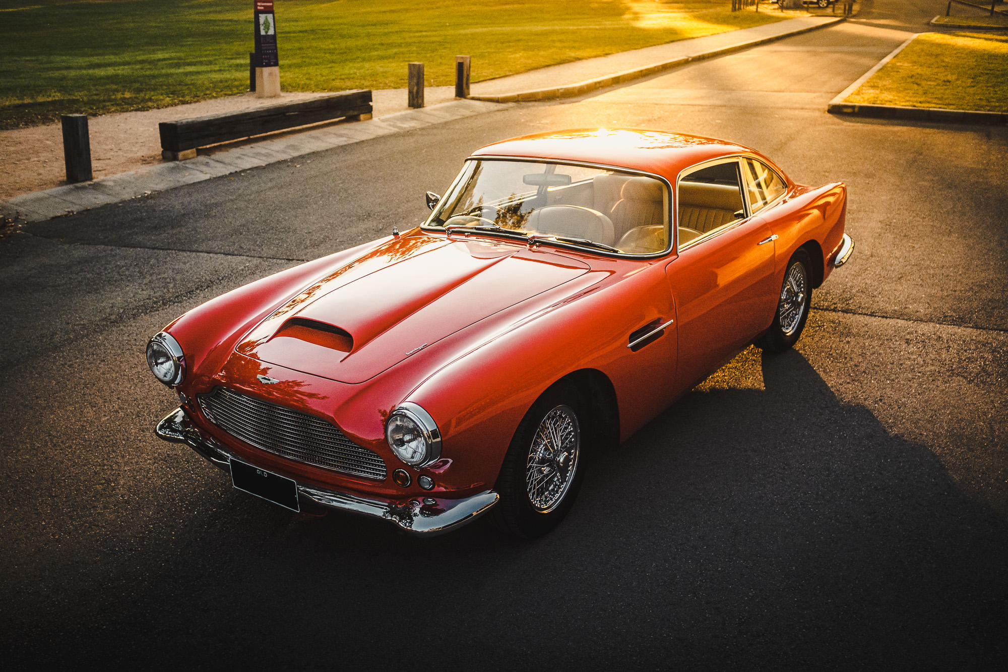 Aston Martin DB4 – MotoRRetro