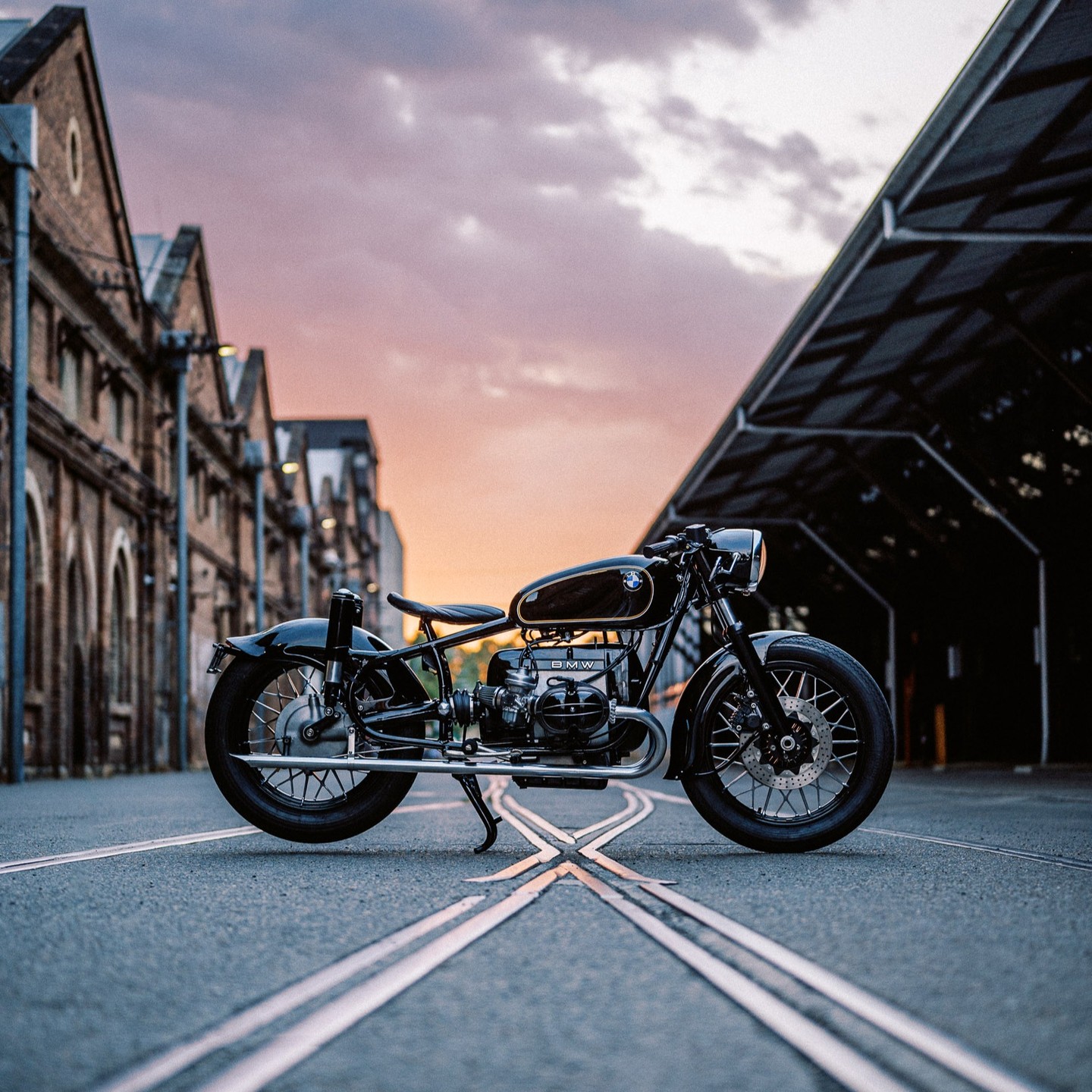 1960 BMW R60 MOTORCYCLE RESTOMOD – MotoRRetro